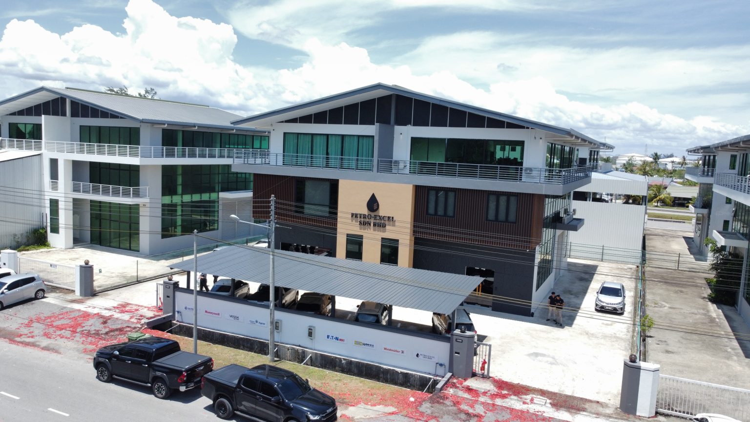 HOME – Petro-Excel Sdn Bhd